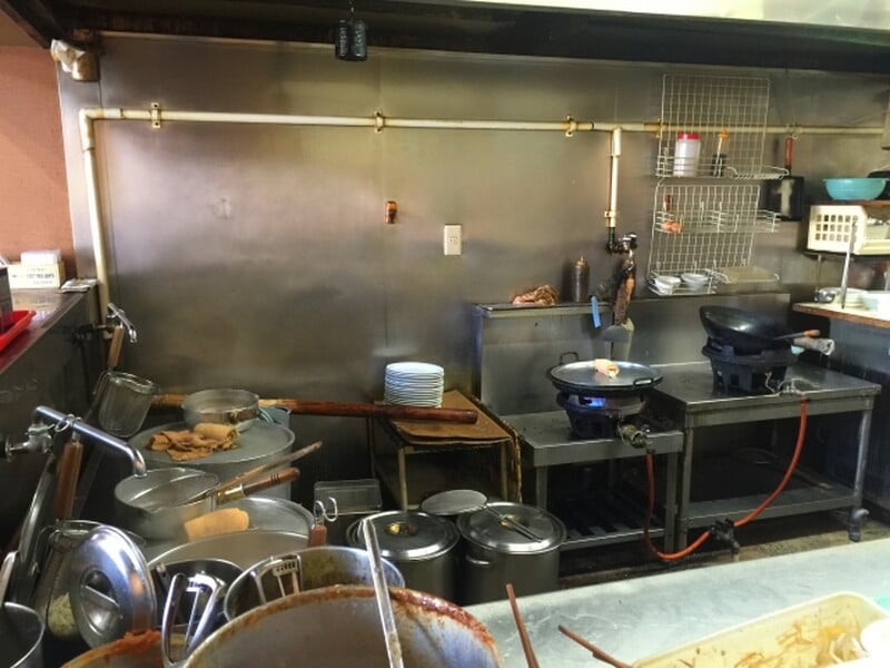 別讓一隻蟑螂毀了多年商譽！從近期食安風波看名店病媒防治的缺失與教訓。